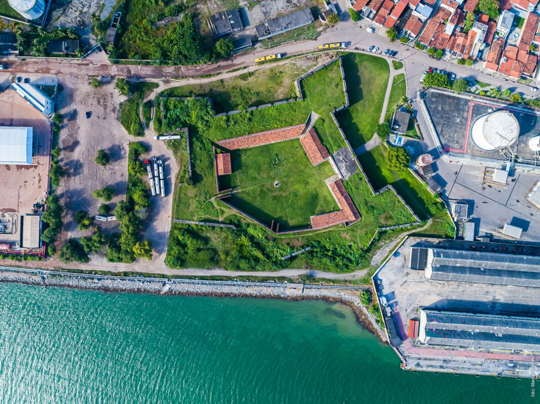 Muralhas do Passado: A Fortaleza de Santa Catarina